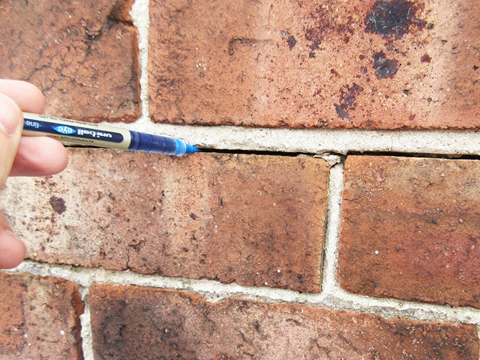 Recognising Cavity Wall Tie Failure in Houses